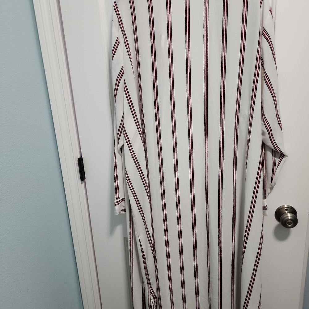 Torrid White Sheer Duster Red And Black Stripe. Sz 4 - Gem